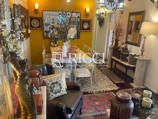 Apartamento à venda no Gonzaga, Santos SP: 3 quartos, 1 suíte, 2 salas, 3 banheiros, 1 vaga, 150m²