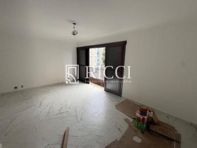 Apartamento à venda no Gonzaga, Santos SP: 3 quartos, 1 suíte, 3 salas, 4 banheiros, 1 vaga, 140m²