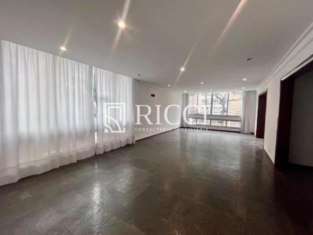 Apartamento à venda no Gonzaga, Santos SP: 4 quartos, 1 suíte, 2 salas, 2 vagas e 300m² de área