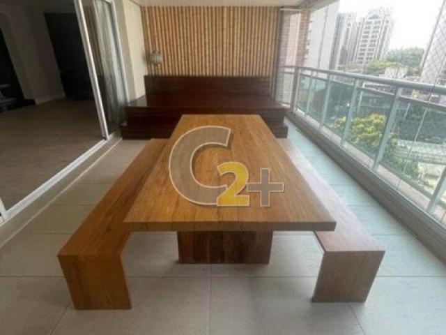 Apartamento á venda no Itaim Bibi, 3 quartos, 3 suites e 3 vagas de garagem