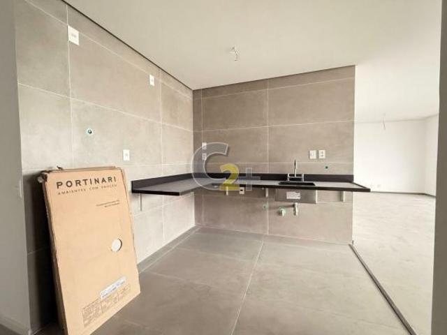 Apartamento á venda no Itaim Bibi, 3 suítes, 3 vagas de garagem