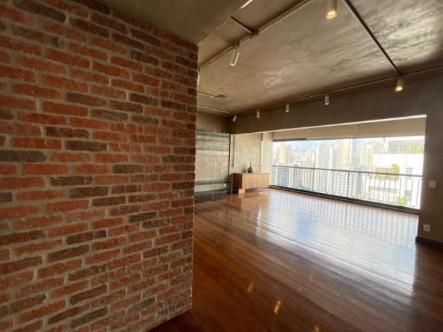 Apartamento à Venda no Itaim Bibi
