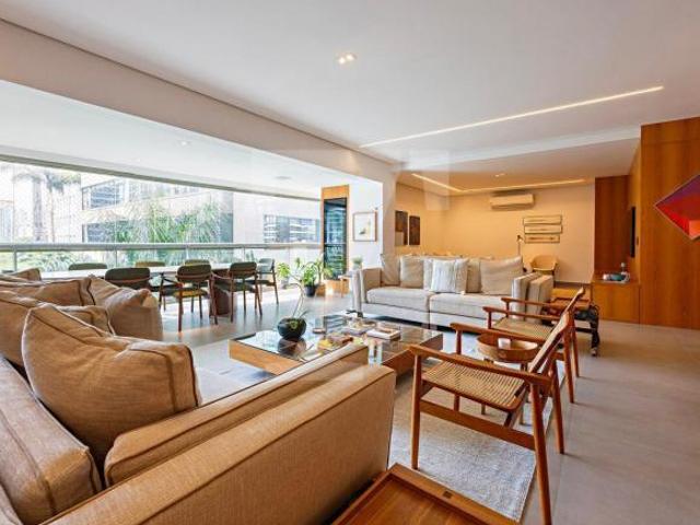 Apartamento à venda no Itaim Bibi
