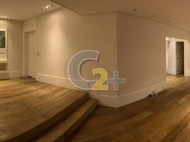 Apartamento a venda no Itaim Bibi com 3 suítes e 3 vagas