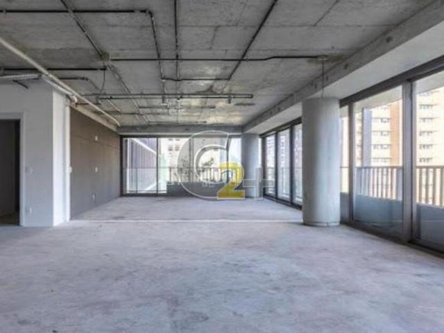 Apartamento à venda no Itaim Bibi com 3 suítes, 3 vagas e 206 m²