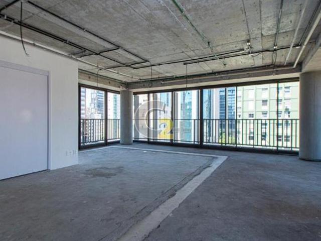 Apartamento à venda no Itaim Bibi com 3 quartos, 3 vagas e 206 m²