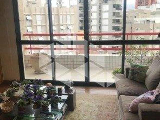 Apartamento à venda no Itaim Bibi, com 4 quartos