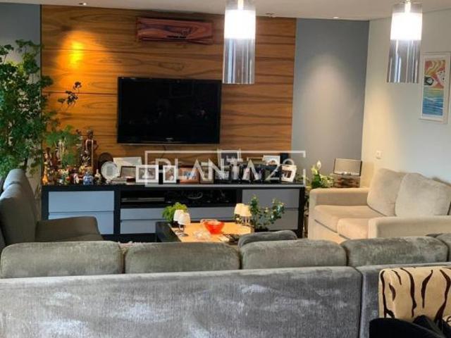 Apartamento à Venda no Itaim Bibi com 5 suítes, 6 banheiros 3 vagas