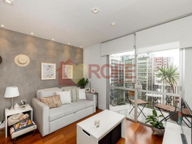 Apartamento à venda, no Itaim Bibi, área de 53 m², 1 dormitório, semi mobiliado, 1 vaga