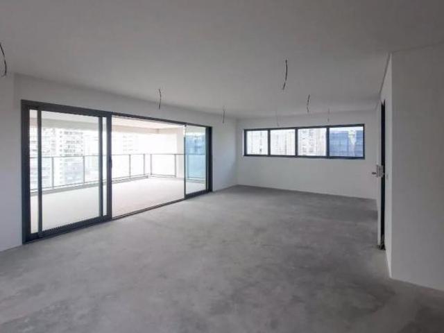 Apartamento à Venda no Itaim Bibi SP