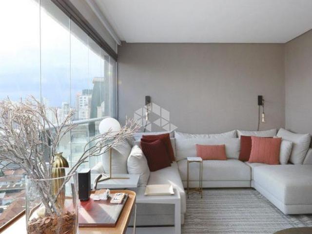 Apartamento à venda no Itaim com 101m², 2 dormitórios sendo 1 suíte e 3 vagas