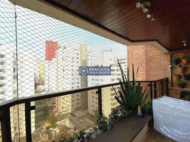 Apartamento á venda no Itaim com 218m² 3 suítes 3 vagas + depósito