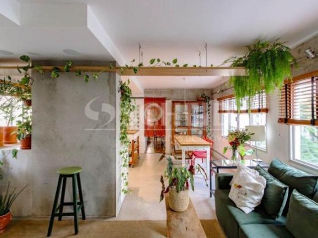 Apartamento à venda no Itaim com 2 dormitórios e reformado