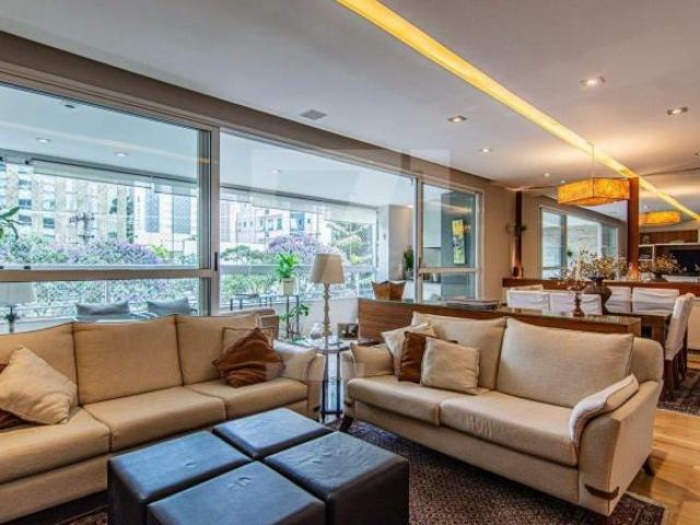 Apartamento á venda no Itaim