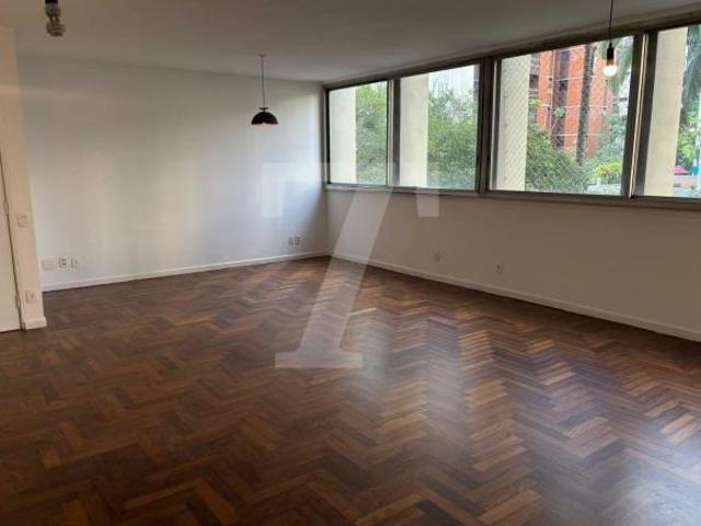 Apartamento à venda no Itaim