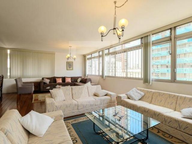 Apartamento à venda no Itaim