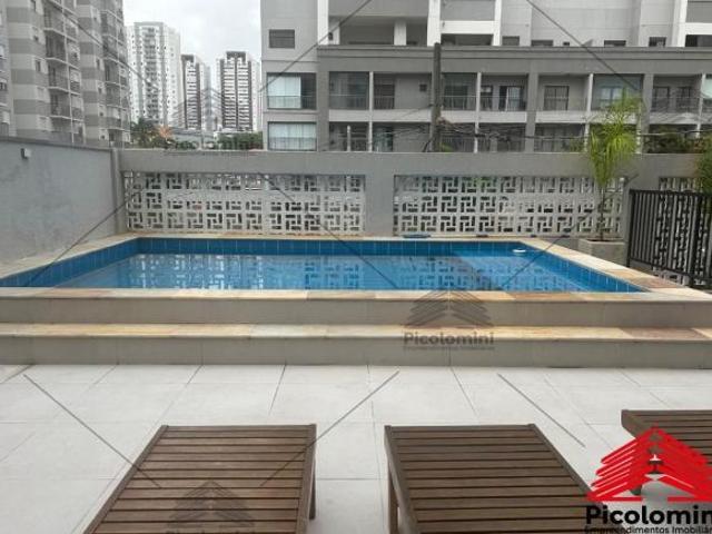 Apartamento a venda no Ipiranga, 2 dormitórios, cozinha planejada, sacada envidraçada, a 500 m do me