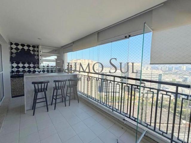 Apartamento à venda no Jurubatuba