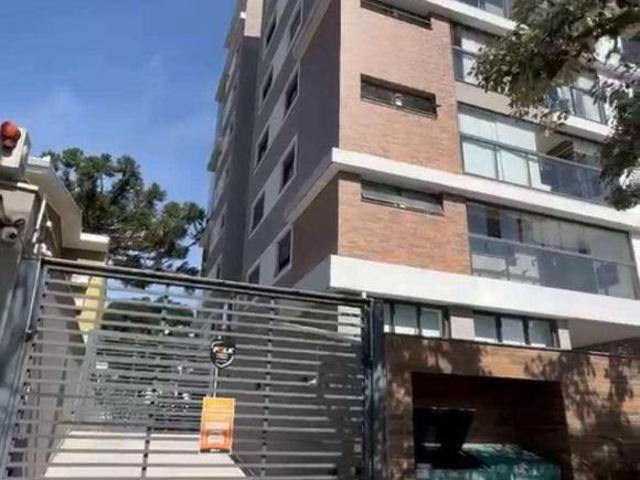 Apartamento à venda, no Juvevê, com 3 quartos, sacada com churrasqueira