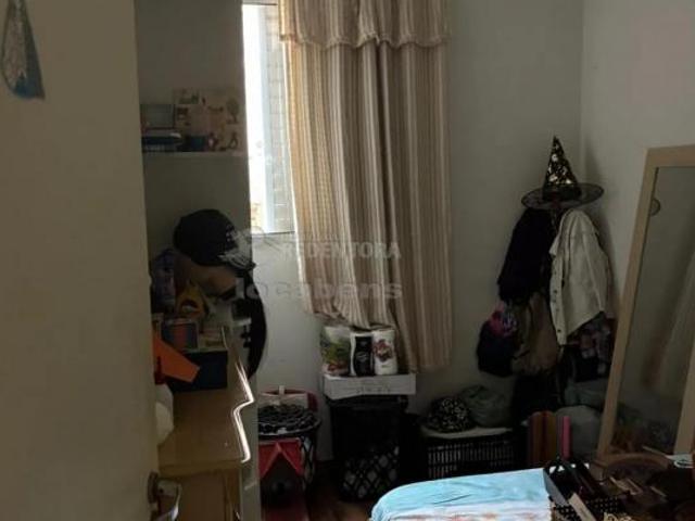 Apartamento a venda no Jardim Yolanda com 02 quartos, sendo 01 suíte, sacada e condomínio com área d