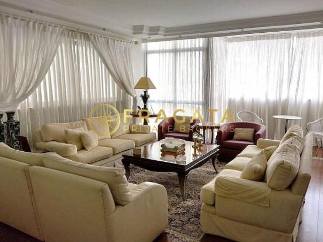 Apartamento à venda no Jardim América com 230 m² 3 quartos sendo 1 suíte e 2 vagas