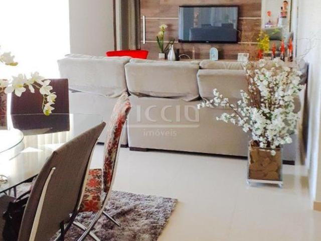 Apartamento à venda no Jardim das Colinas