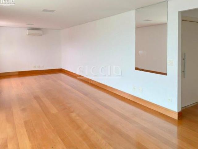 Apartamento à venda no Jardim das Colinas