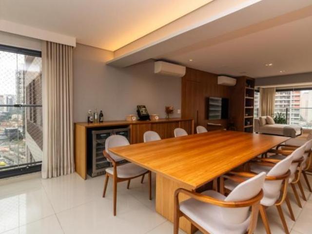 Apartamento à venda no Jardim das Acácias São Paulo