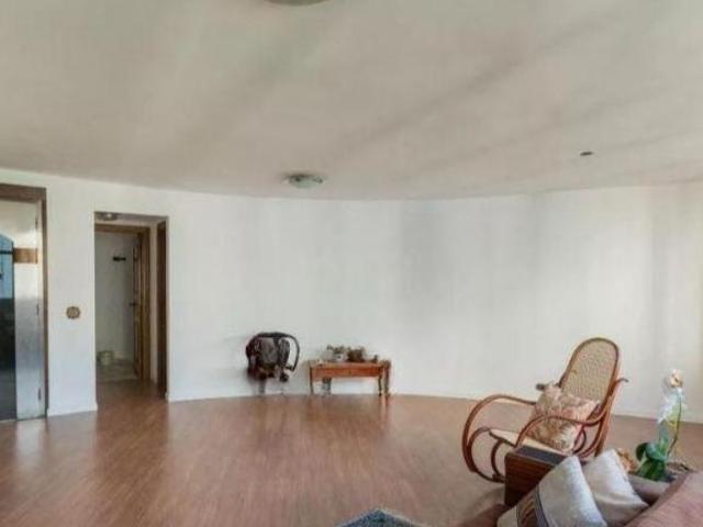 Apartamento à Venda no Jardim Europa