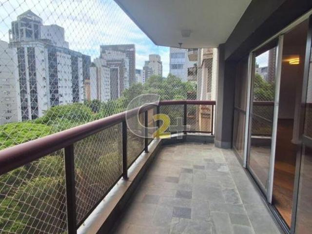 Apartamento à venda no Jardim Europa, 4 quartos, 2 suítes, 4 vagas