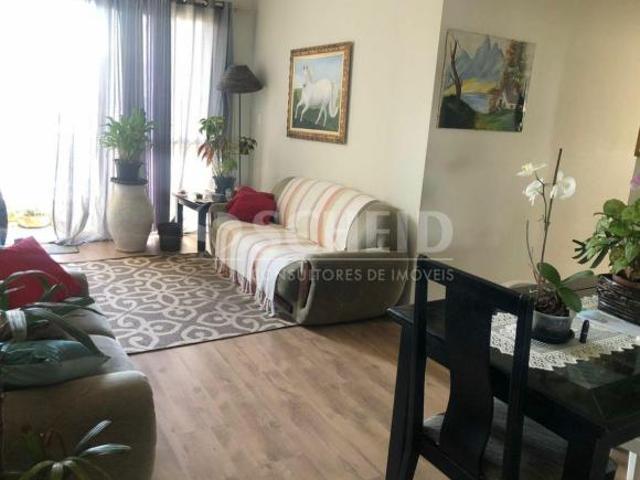 Apartamento à venda no Jardim Marajoara, 3 quartos, 1 suíte. Andar alto e vista livre