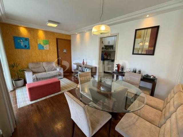 Apartamento a venda no Jardim Marajoara, 03 quartos,1 suíte, varanda, depósito!