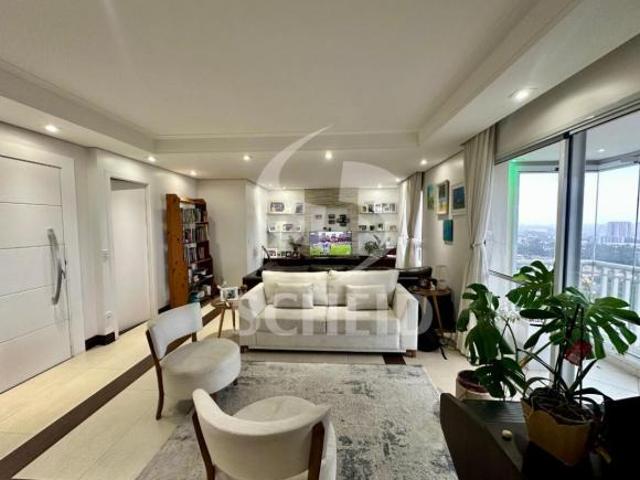 Apartamento á Venda no Jardim Marajoara com 185m², 3 quartos sendo 3 suítes, 2 vagas