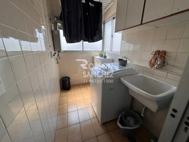 Apartamento a venda no Jardim Marajoara com 3 quartos, 1 suíte, 2 vagas, 75m², armários, varanda!