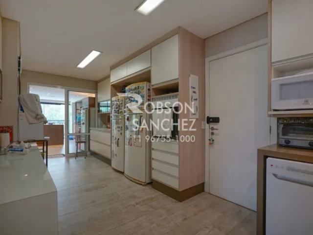 Apartamento a venda no Jardim Marajoara com 4 quartos, 2 suítes, 3 vagas, 197m², todo reformado!