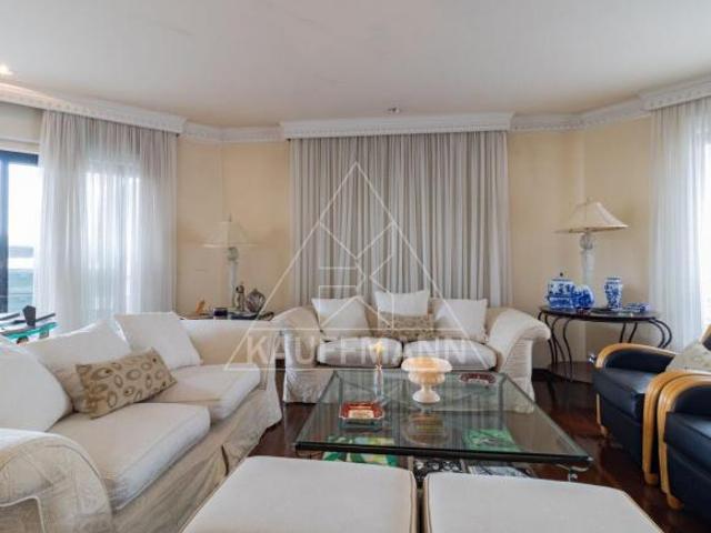 Apartamento à Venda no Jardim Paulista 4 dorms 3 suítes, 4 vagas 314,00m² A.U