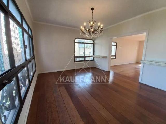 Apartamento à Venda no Jardim Paulista 4 quartos 3 Suítes, 4 Vagas, 288m² A.U