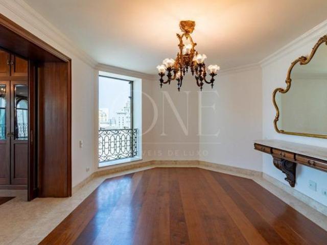 Apartamento à venda no Jardim Paulista