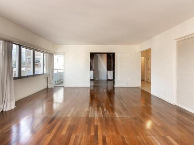 Apartamento à venda no Jardim Paulista