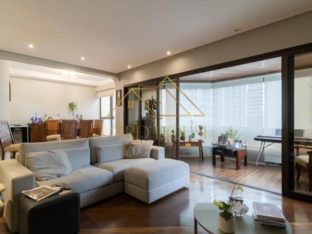 Apartamento à venda no Jardim Paulista