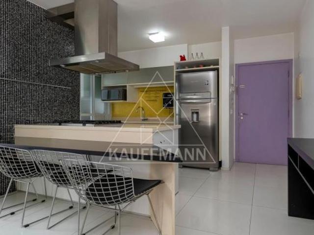 Apartamento à Venda no Jardim Paulista 2 suítes, 2 vagas A.U52m²