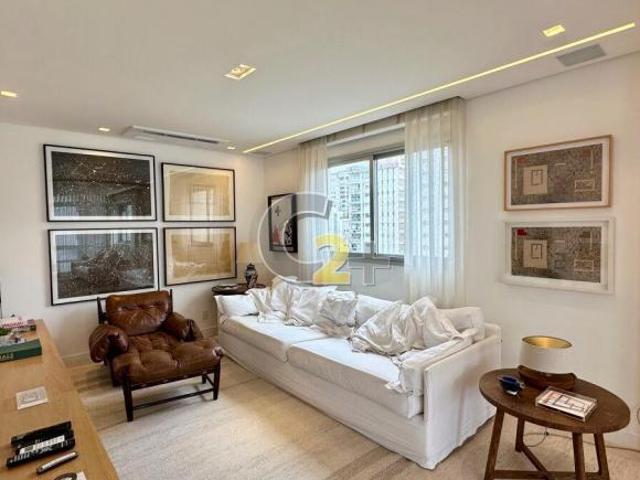 Apartamento á venda no Jardim Paulista, 3 quartos, 1 suíte, 2 vagas de garagem