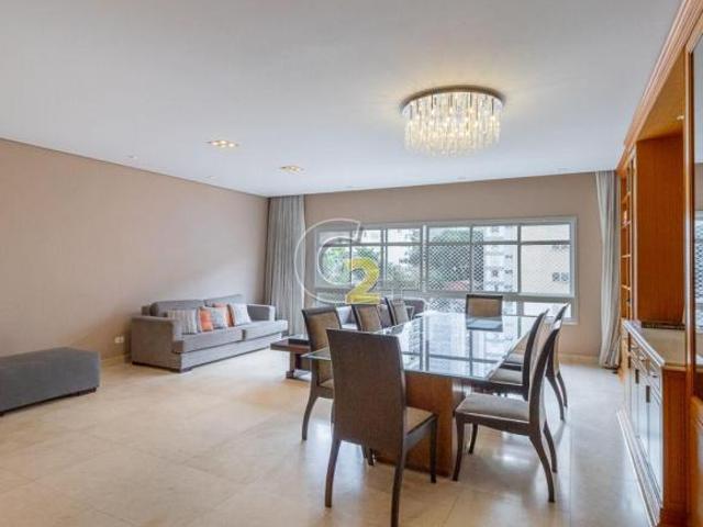 Apartamento à venda no Jardim Paulista, 3 quartos, 1 suíte e 2 vagas de garagem