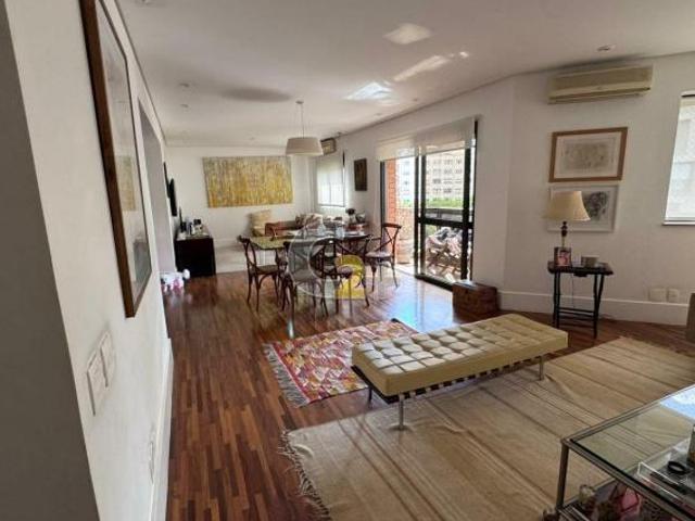 Apartamento á venda no Jardim Paulista, 3 suítes, 3 vagas de garagem