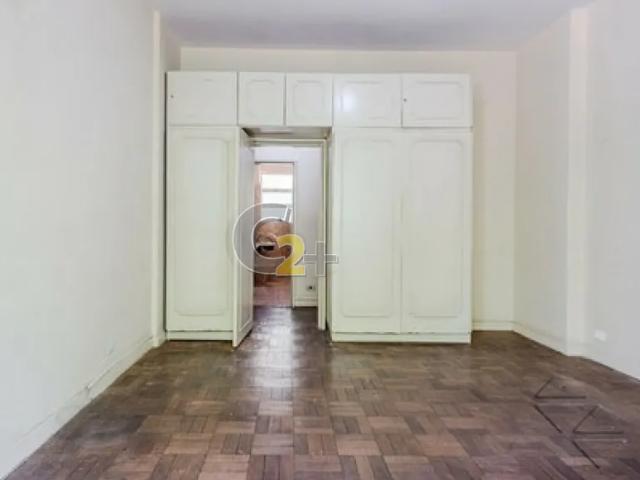 Apartamento à venda no Jardim Paulista com 3 quartos, 2 banheiros e 1 vaga de garagem
