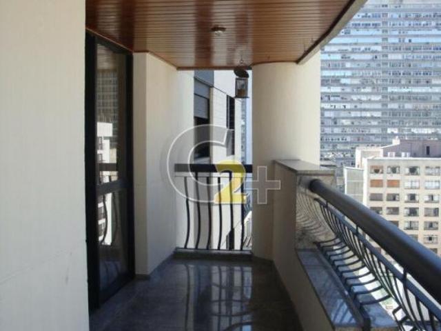 Apartamento à venda no Jardim Paulista com 3 quartos, 3 suítes e 3 vagas
