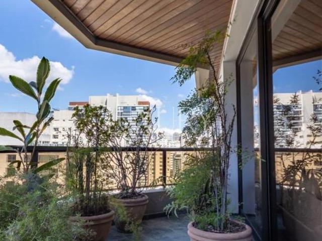 Apartamento à venda no Jardim Paulista com 186 m², 1 suíte e 3 vagas