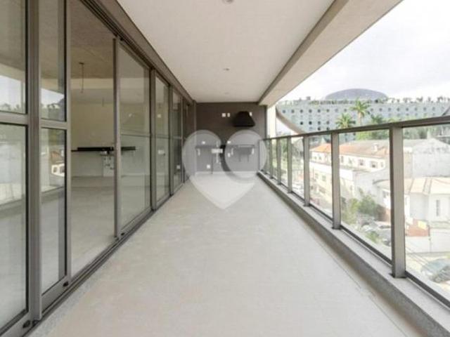 Apartamento a venda no Jardim Paulista com 210m²