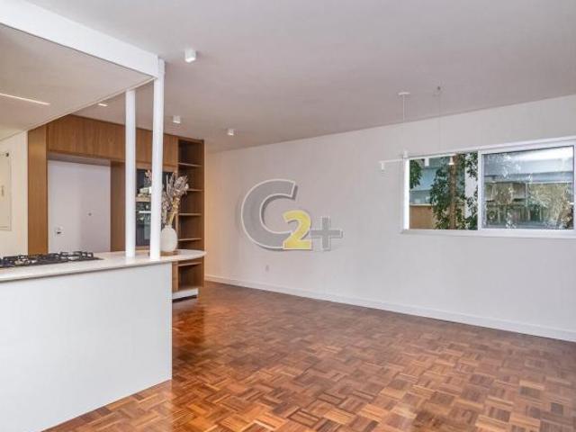 Apartamento a venda no Jardim Paulista com 2 dormitórios, 1 suite, 1 vaga