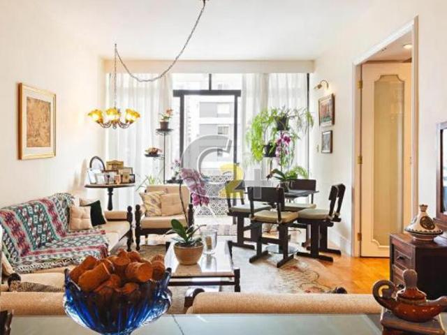 Apartamento à venda no Jardim Paulista com 2 suítes e 1 vaga